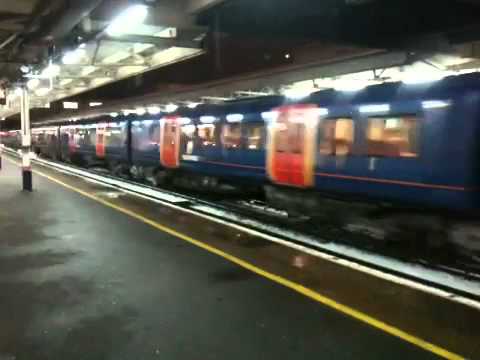 450 Woking Train Station. Icy tracks and sparks. - YouTube
