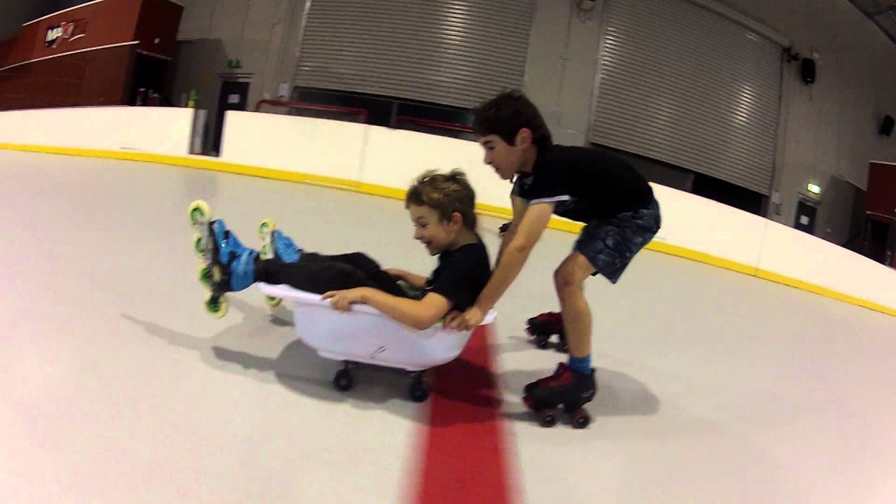 Retro Skate at Maximum Skating - YouTube