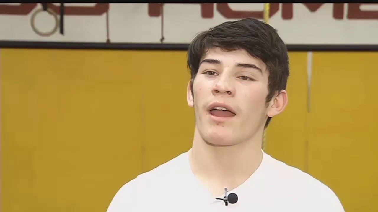 Aaden Valdez battles back to the mat - YouTube