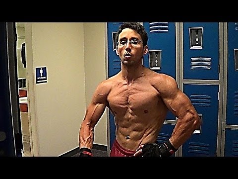 Seriously Shredded Pro Bodybuilder Ivan Blazquez - YouTube