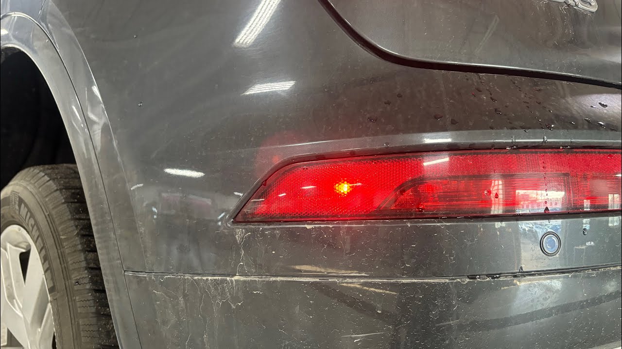 AUDI Q5 2017 AND NEWER REPLACING LOWER TAIL LIGHT BULBS - YouTube