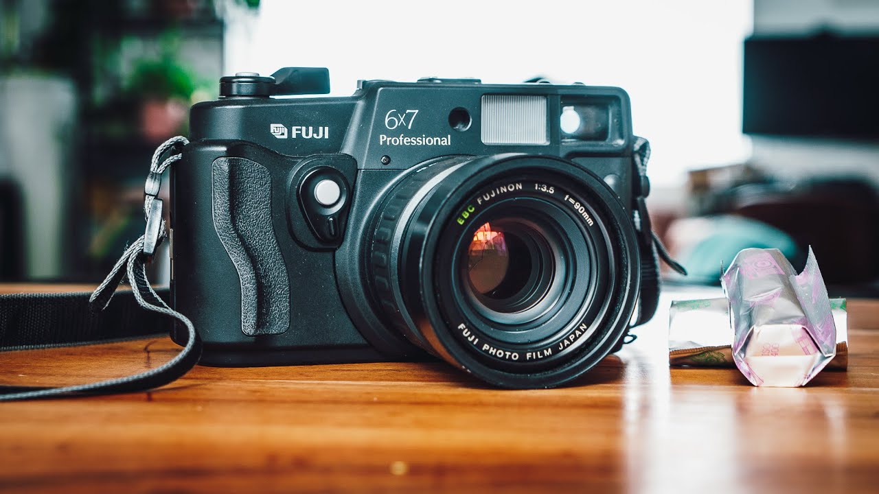 Un LEICA aux HORMONES | FUJI GW670III REVIEW - YouTube