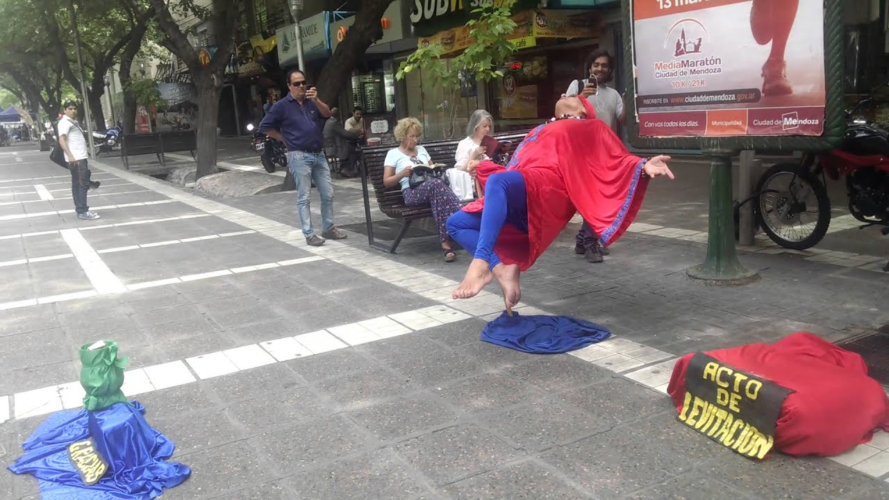 hombre levitando - YouTube