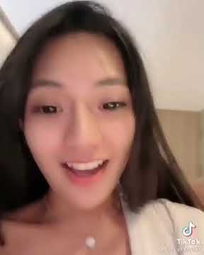 Tiktok Cewek Seksi Buka Baju - YouTube