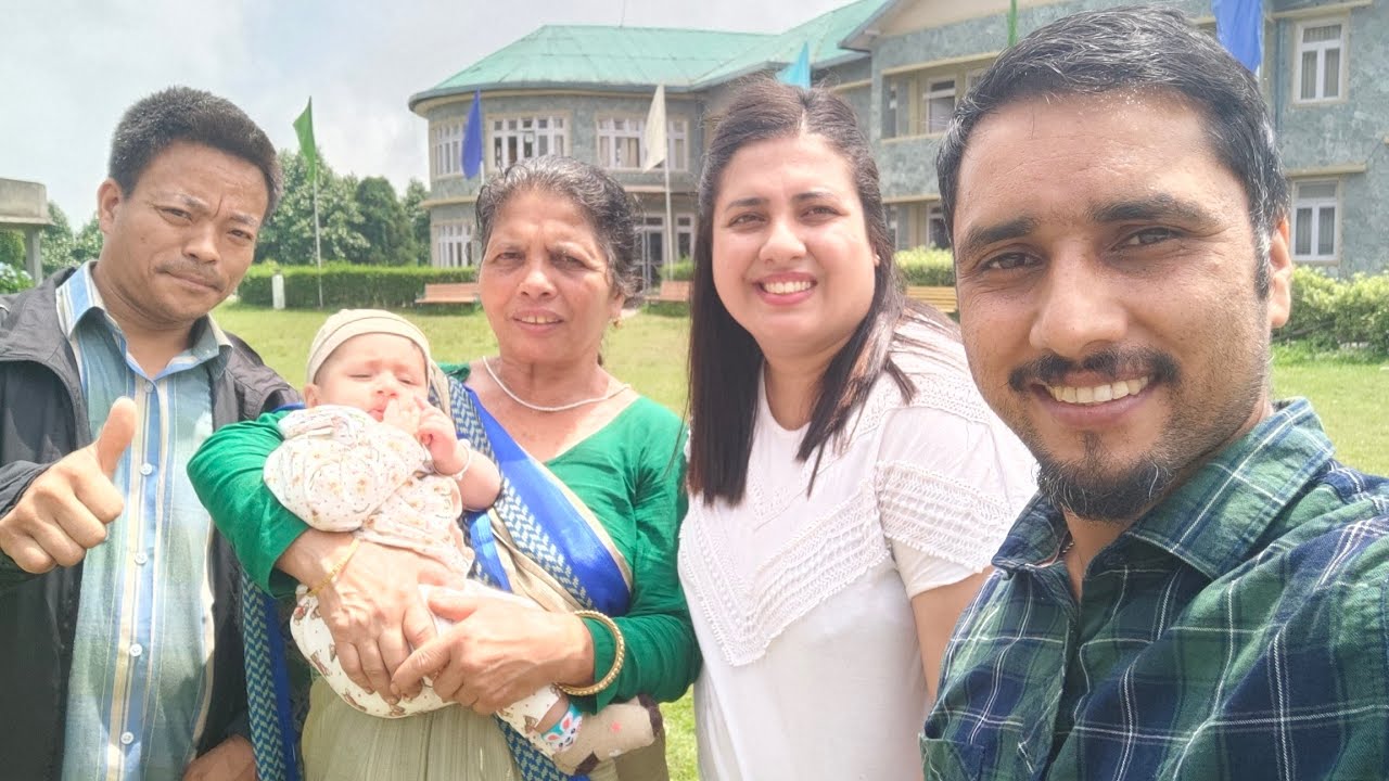 Aju ama, wife, baby ani begam sanga delo ani science centre ghumdai ...