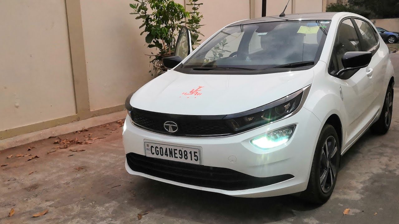 Tata Altroz - DRL Function | Tail Lights | Cornering Function | Tata ...