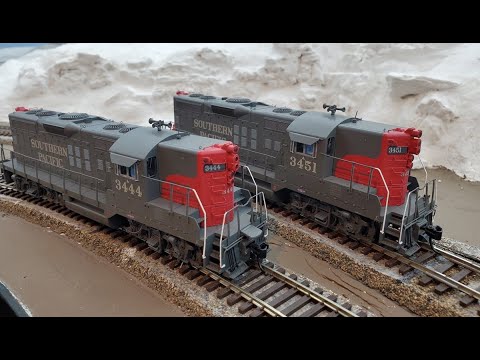 Walthers Proto GP9 DCC with Sound Southern Pacific Phase II. DOA ...