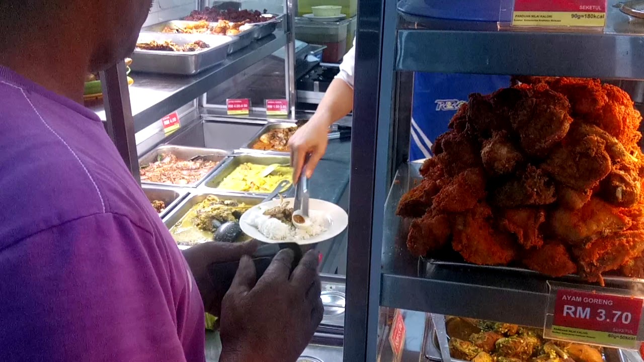 Food at Malaysia highway (RnR Pedas Linggi) - YouTube