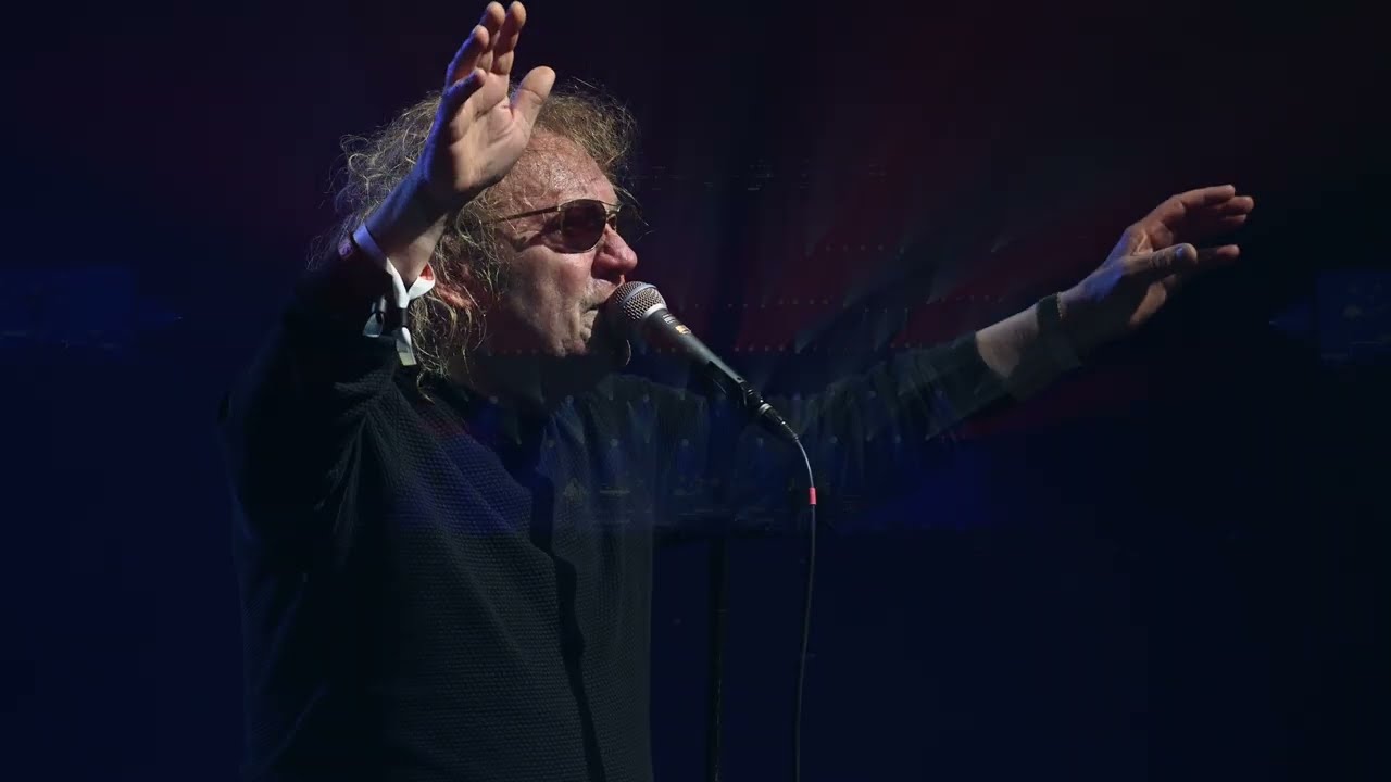 CHARLIE & TÁTRAI ARÉNA - New York - (Official Music Video) - 4K Ultra ...