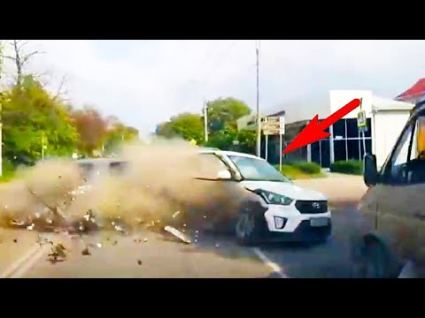Idoit Car Crashing #failarmy#failclip - YouTube