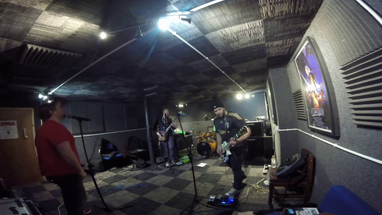 Strutter - Kiss - YouTube