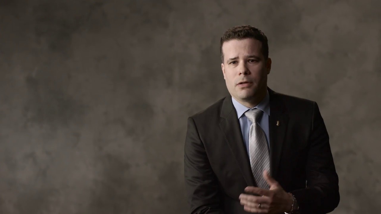 Jose Mena, M.D. (Español) - YouTube