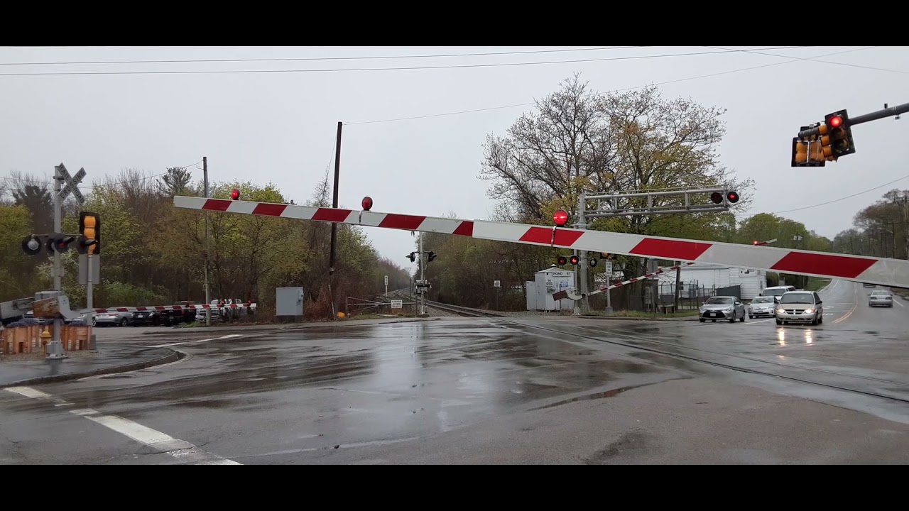 Hyundai Rotem Cab Car #1816 with horn salute!! - YouTube