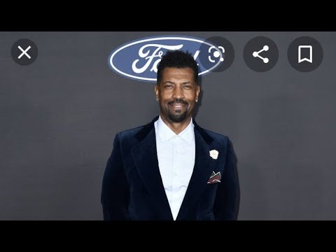 Deon Cole gets cooked over his bell bottom outfit - YouTube