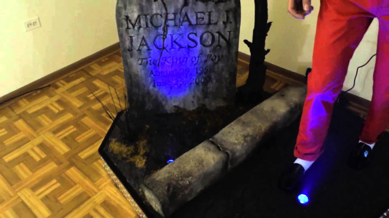 Michael Jackson LIFE-SIZE FINALLY IN 2016 - FOR SALE Statue (1:1 Scale ...