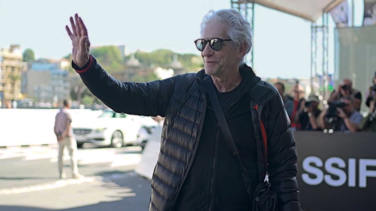 Llegada de David Cronenberg (Premio Donostia) 2022 - YouTube