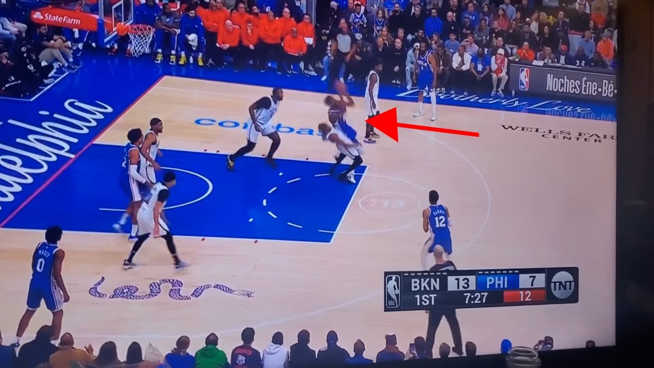 Joel embiid shot backwards and got a shooting foul..... - YouTube