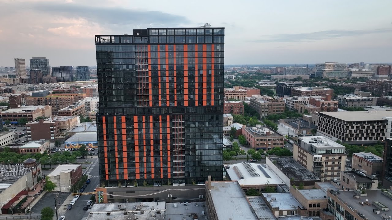 Fulbrix Apartments - West Loop Chicago Apartment Building - 160 N ...