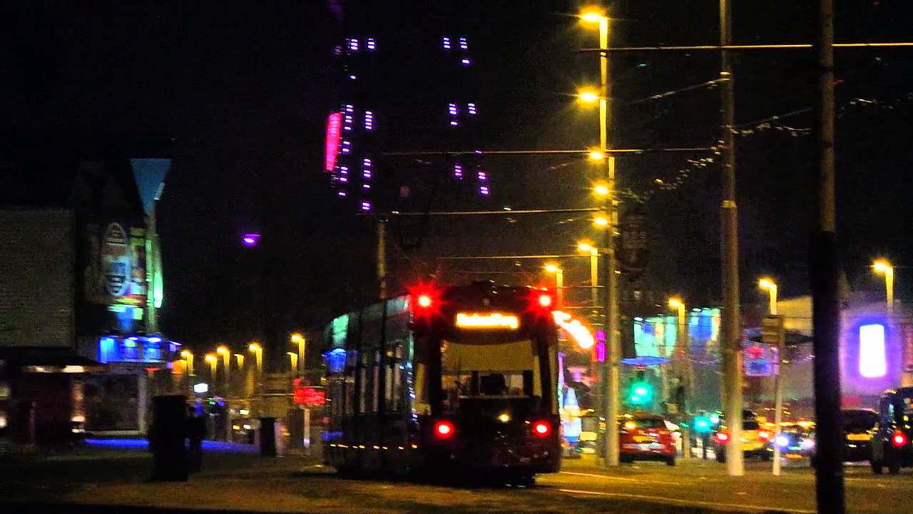 BLACKPOOL TRAM & PROMENADE AT NIGHT - YouTube