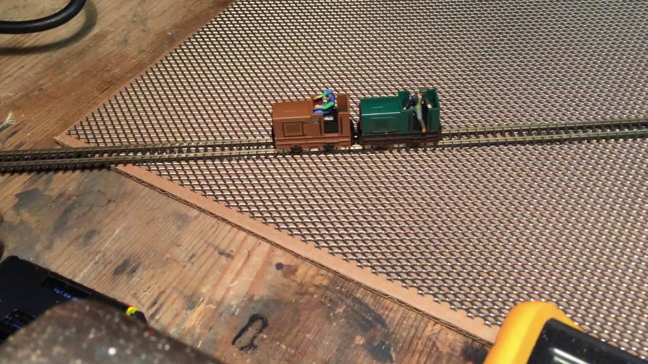 Test: H0f-Feldbahnlok von Busch fährt auf Z-Gleis und Streckmetall ...