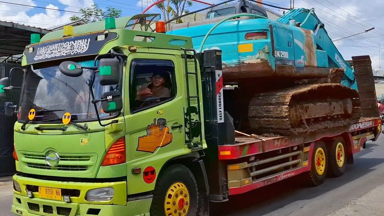 mobil truk tronton besar truck container truck tangki bbm pertamina ...