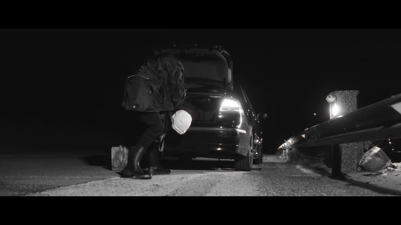 ULQUI - VICTOR NEWMAN - intro (Clip officiel) - YouTube
