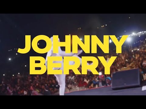 Johnny Berry | Performance Festas das Cidades do Uige - YouTube