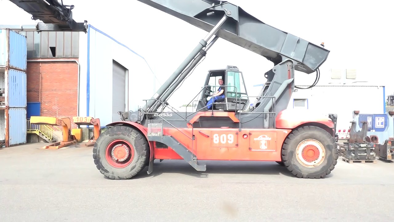 D3857 Linde C4535 Reachstacker from 2012 - YouTube
