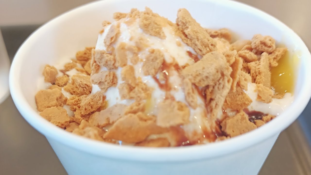 Taste Test: The All-New Jollibee Mango Graham Sundae!!! - YouTube