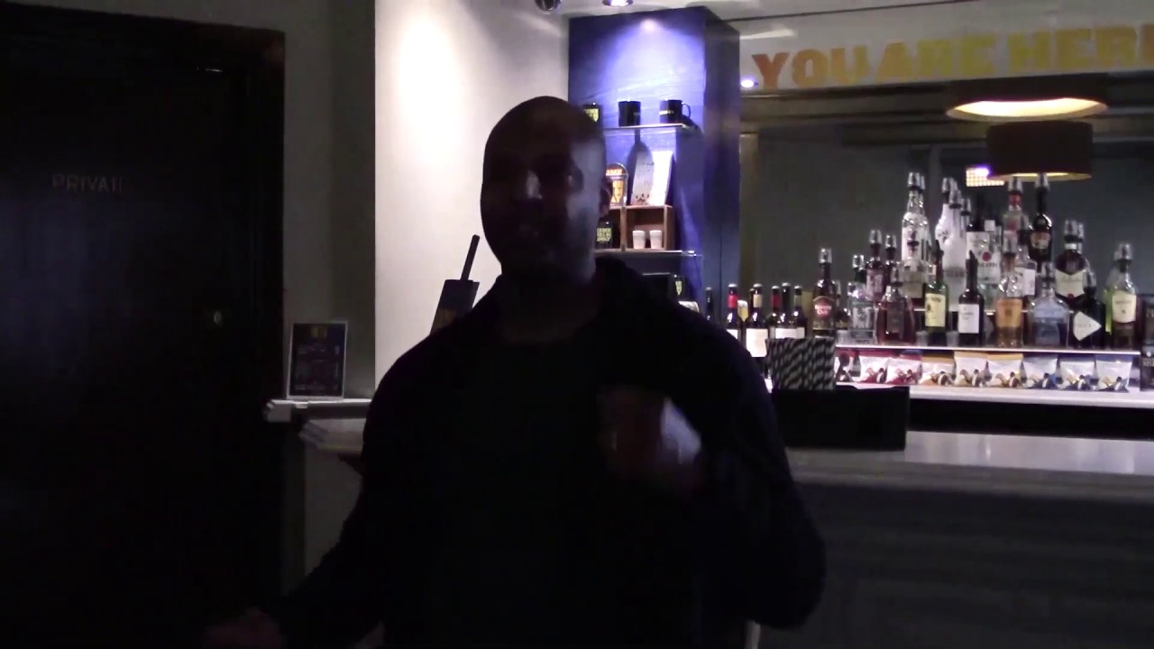 Jonathan Andrew Hume (Cast, London) - YouTube