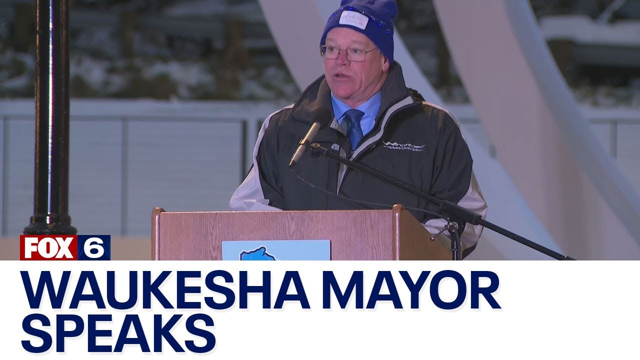 Waukesha Parade Memorial: Mayor Shawn Reilly speaks | FOX6 News Milwaukee - YouTube