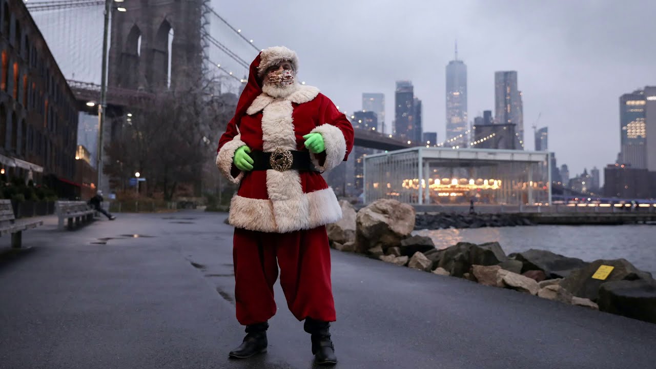 Slideshow: Santas around the world - YouTube