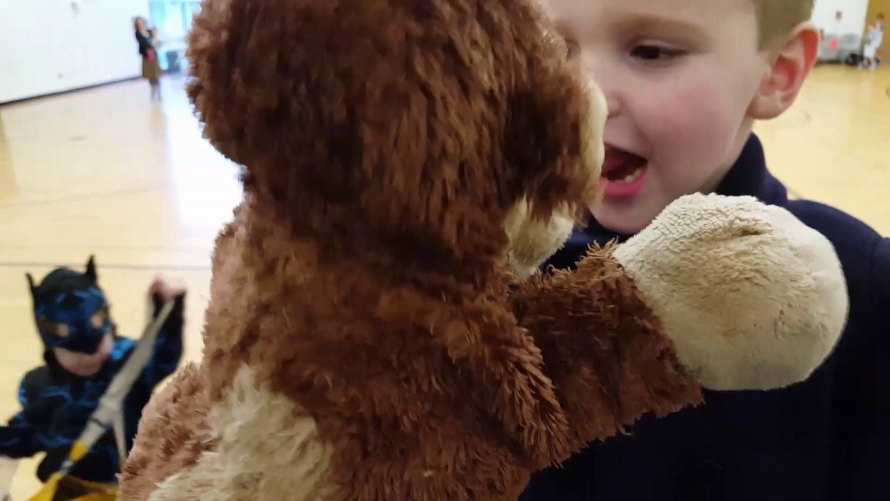 Monkey finally meets his #1 fan! [S1 E5] Part 3 of 3 - YouTube