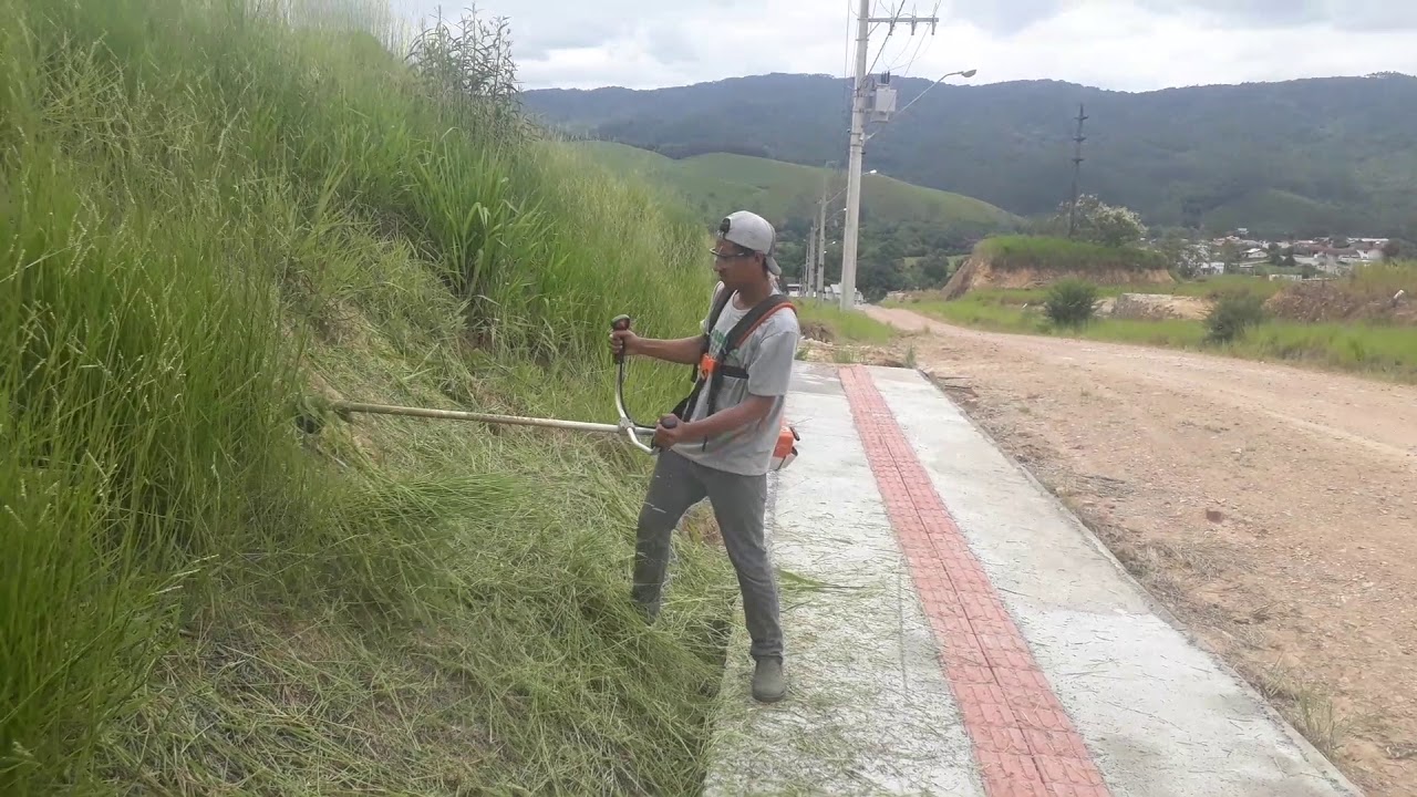 Cortando capim com nylon - YouTube