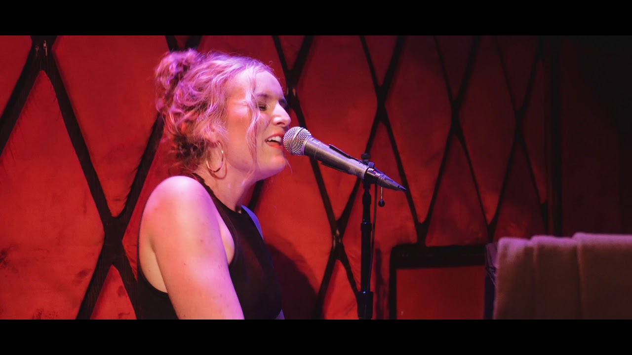 Leah Harris - Into the Dark (Live at Rockwood Music Hall) - YouTube