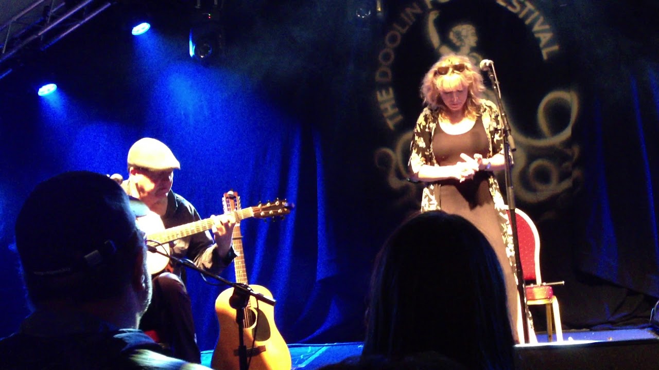 Doolin Folk Festival 2018 - Muireann Nic Amhlaoibh (16-06-18) - YouTube