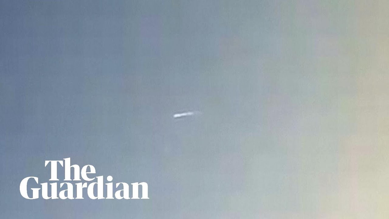 Footage shows debris from China’s largest rocket falling to Earth - YouTube