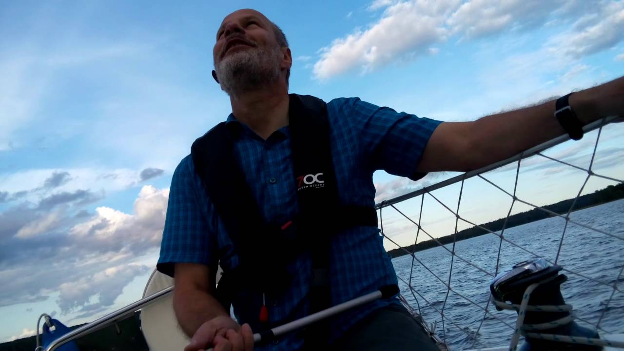 Winga 78 in medium wind - YouTube