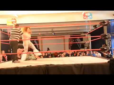 must watch Nadia Sapphire stinkfaces Nixon Newell