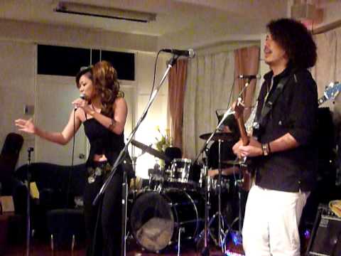 Pineapple Princess 【 Diamond Dogs 】 - YouTube
