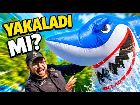 🦈👮 İbrahim ile Polis Görevi! Oyun Parkındaki Köpek Balığını Yakalayabilecek mi? | Çocuk Videoları