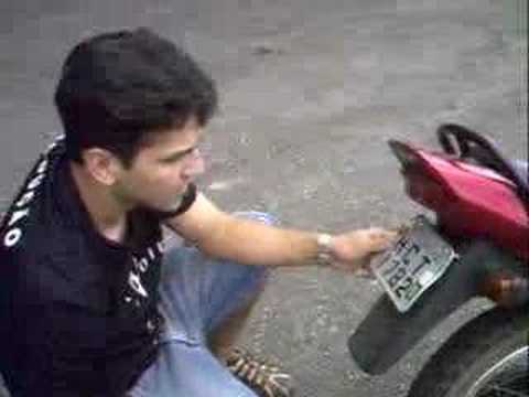 Tombo de moto comedia!
