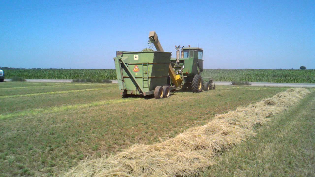 John Deere 425 cubers - YouTube