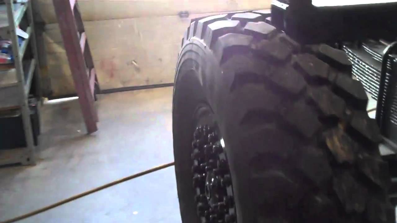 International 4x4 Chassis with Super-Single rear tires - YouTube