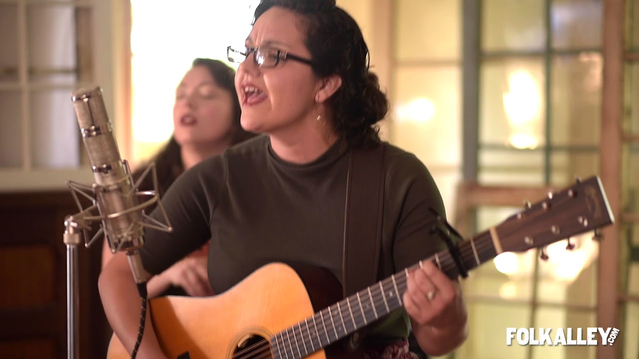 Folk Alley Sessions: Twisted Pine - "Easton" - YouTube