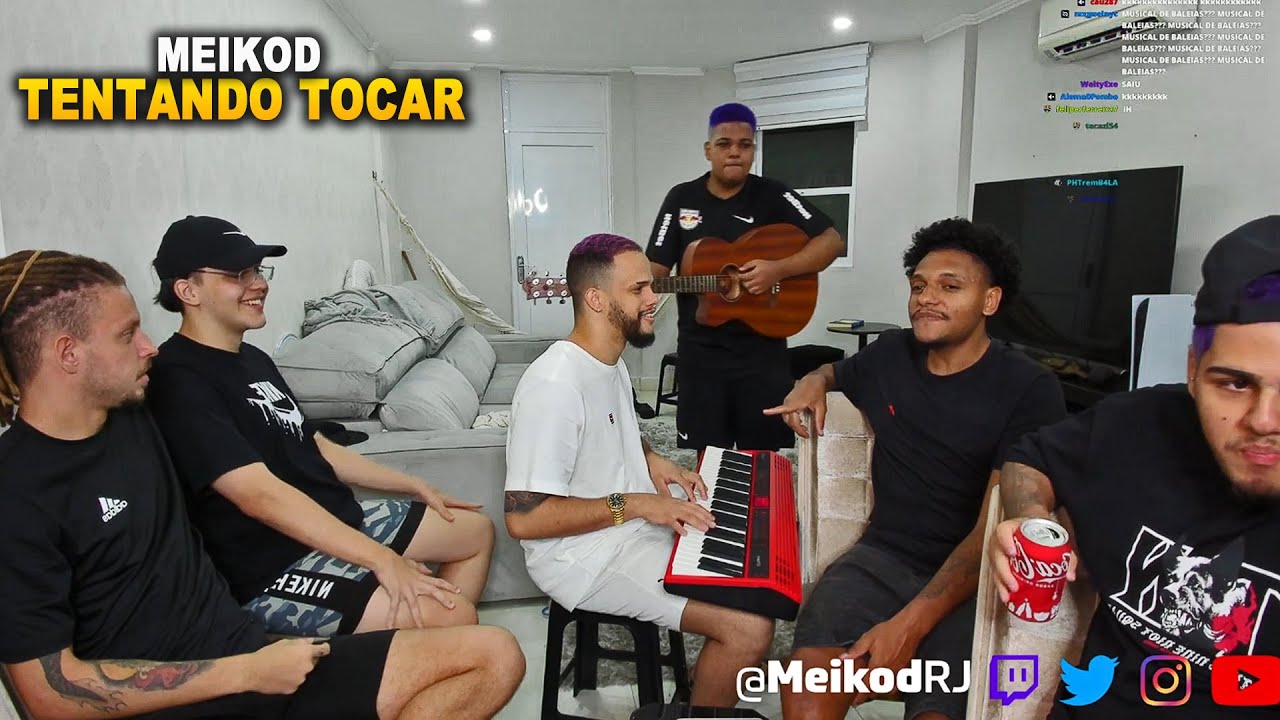 Meikod tocando teclado em live 🎹 - YouTube