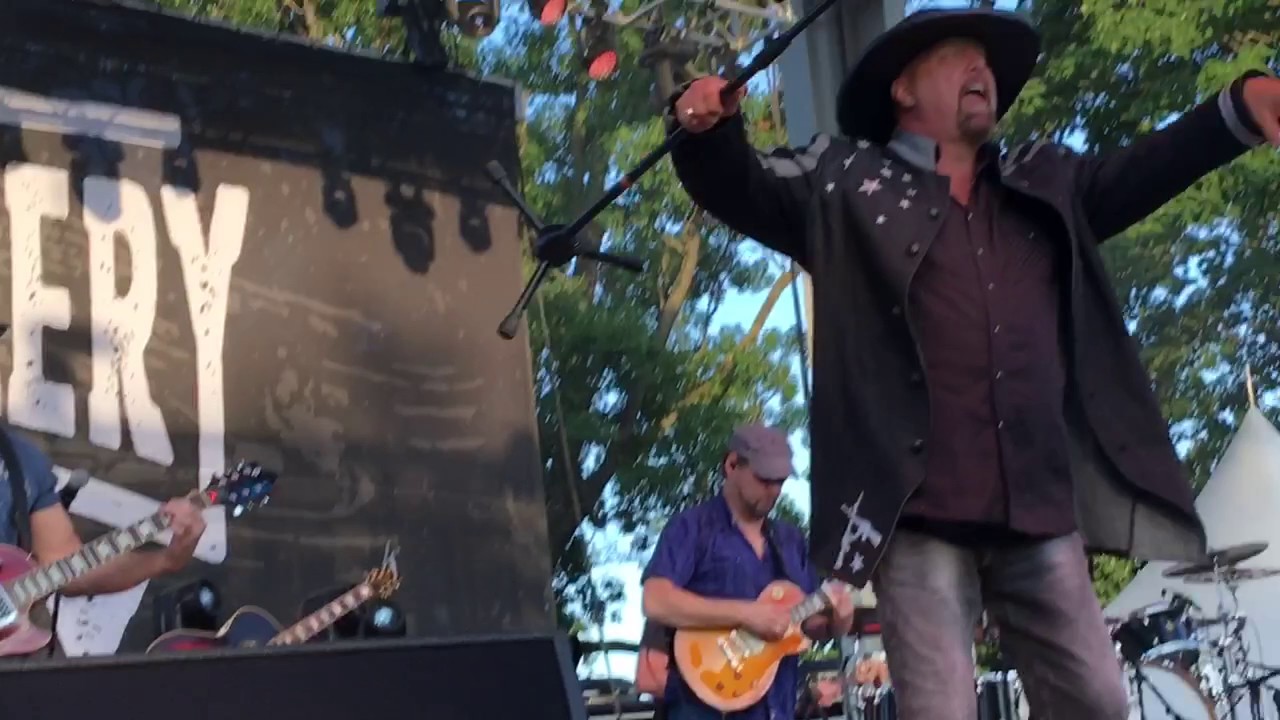 Montgomery Gentry Hell Yeah Indiana State Fair - YouTube