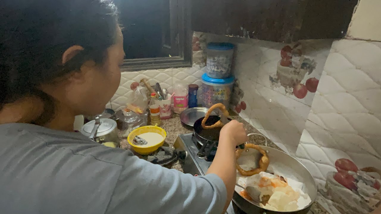 Gorkha traditional sail roti || Saail rooti #mamamoktan - YouTube