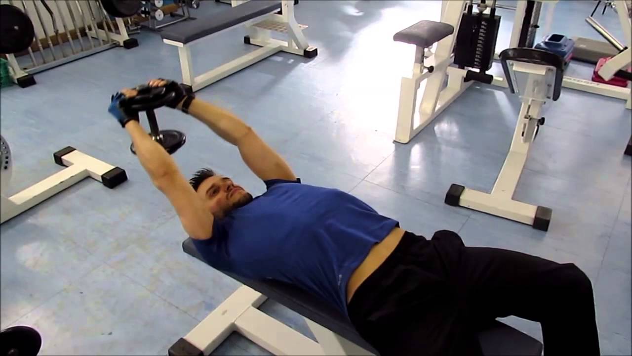 Pull-over mancuerna banco plano - YouTube