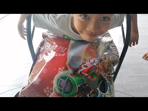 🎉 Unboxing Year-End Surprises + Taste Testing Treats with My Nephew! 🎉